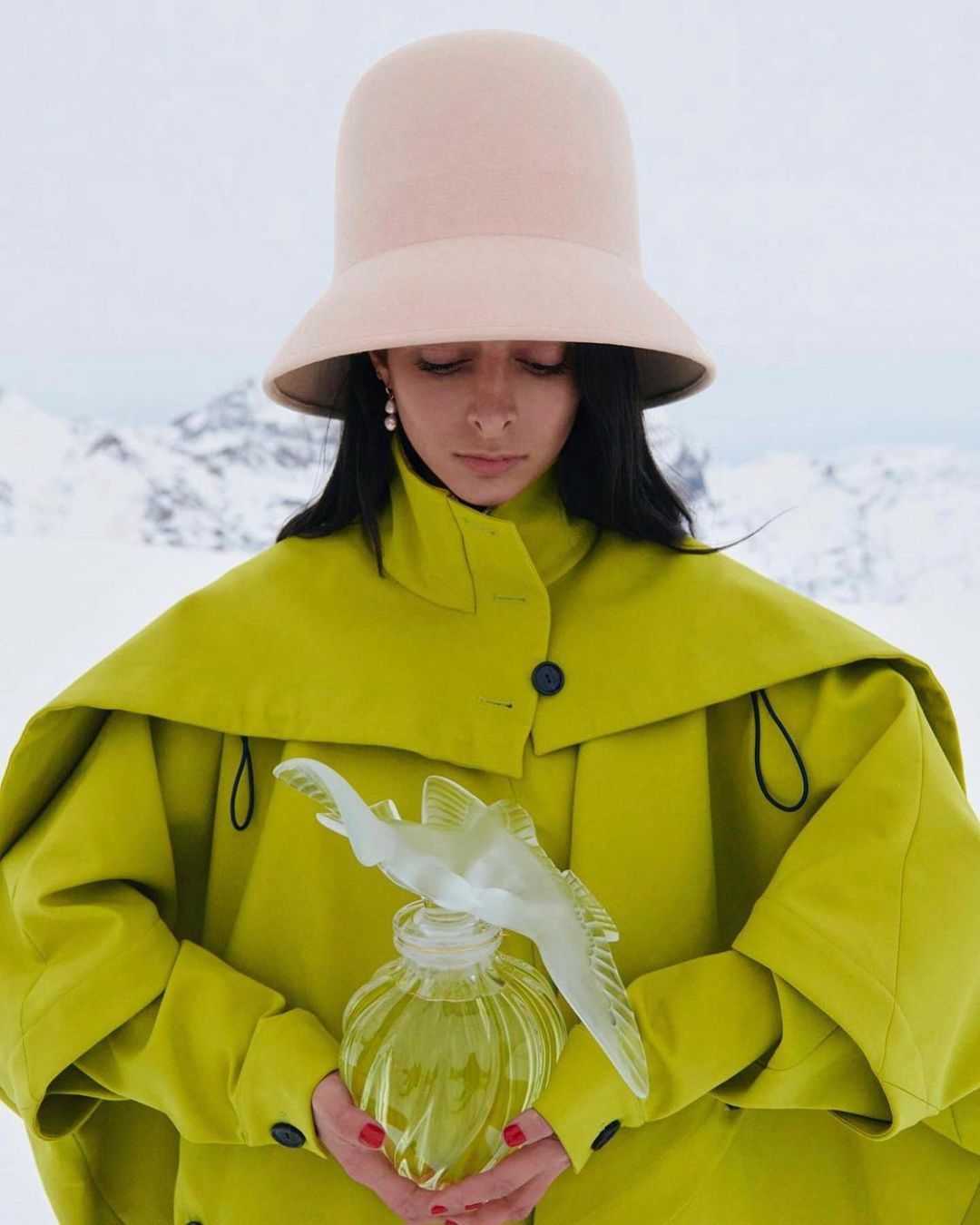 Uncover the Secrets: The Fascinating History of Perfumes for Women ...